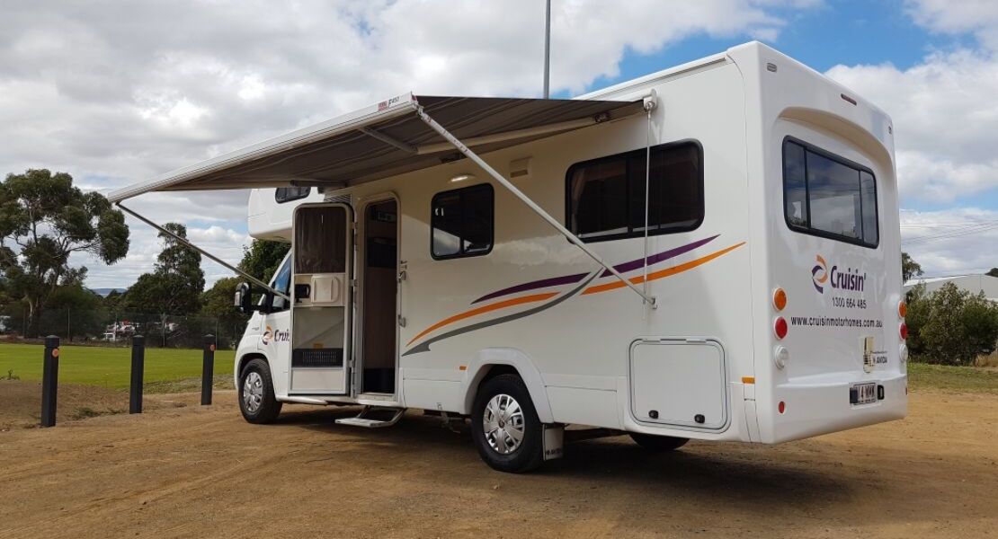 6 Berth Deluxe Motorhome for Hire | Cruisin Motorhomes