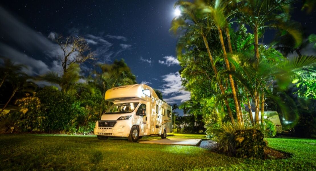 6 Berth Deluxe Motorhome for Hire | Cruisin Motorhomes